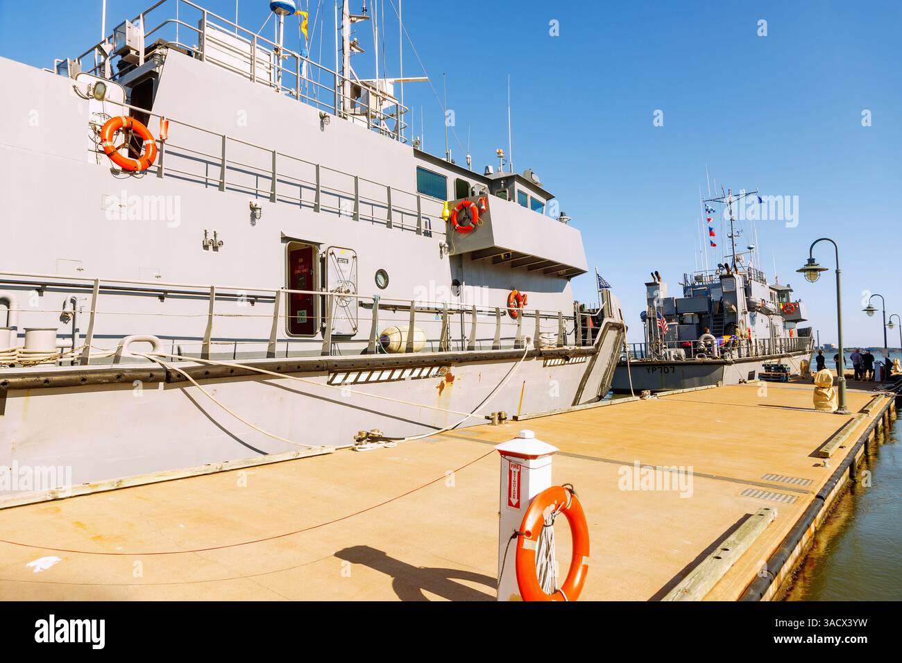 Riverwalk Landing Pier with US Navy ships in Historic Yorktown in the ...