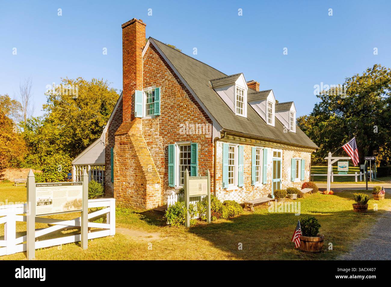 Cole Digges House (Mobjack Bay Coffee Roasters and Petite Cafe) on Main ...
