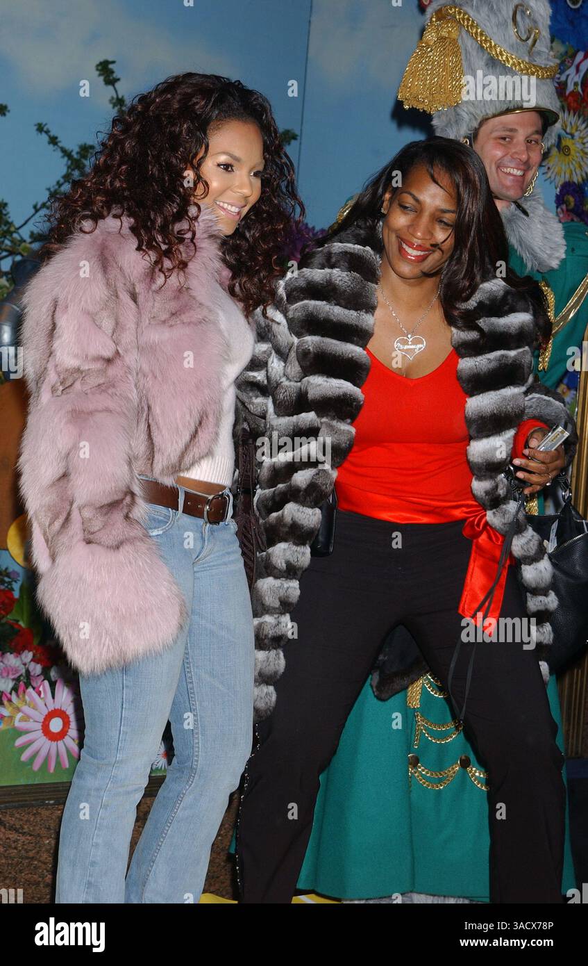 Mar 20, 2005; New York, NY, USA; Hip hop artist ASHANTI with MOTHER at ...