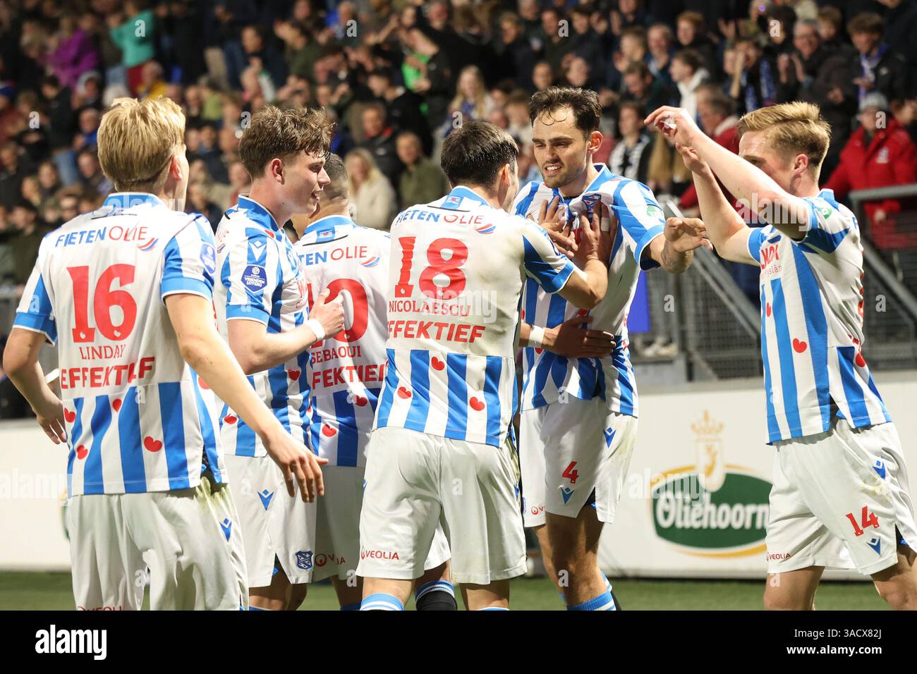 HEERENVEEN, NETHERLANDS - APRIL 4: Sam Kersten of SC Heerenveen ...