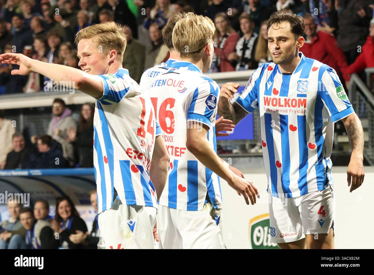 HEERENVEEN, NETHERLANDS - APRIL 4: Sam Kersten of SC Heerenveen ...