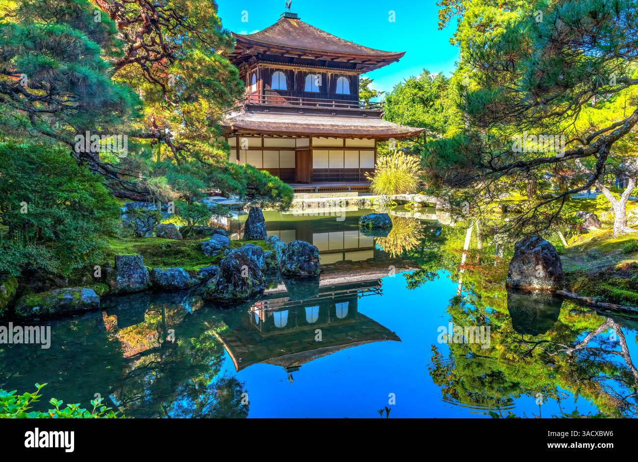 Colorful reflection, Kannon Hall,, Ginkakuji (Silver Pavilion) Zen ...