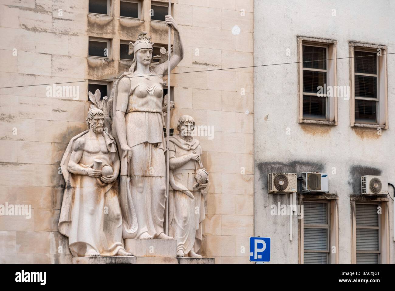 Decorating exterior university hi-res stock photography and images - Alamy