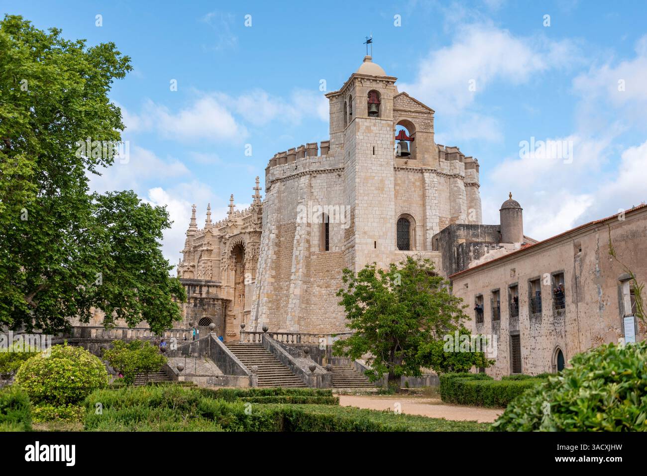 Facade of the iconic fortified convento de cristo in tomar hi-res stock ...