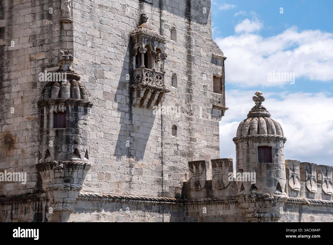 Facade details of famous Torre de Belem in Lisboa, iconic manueline ...