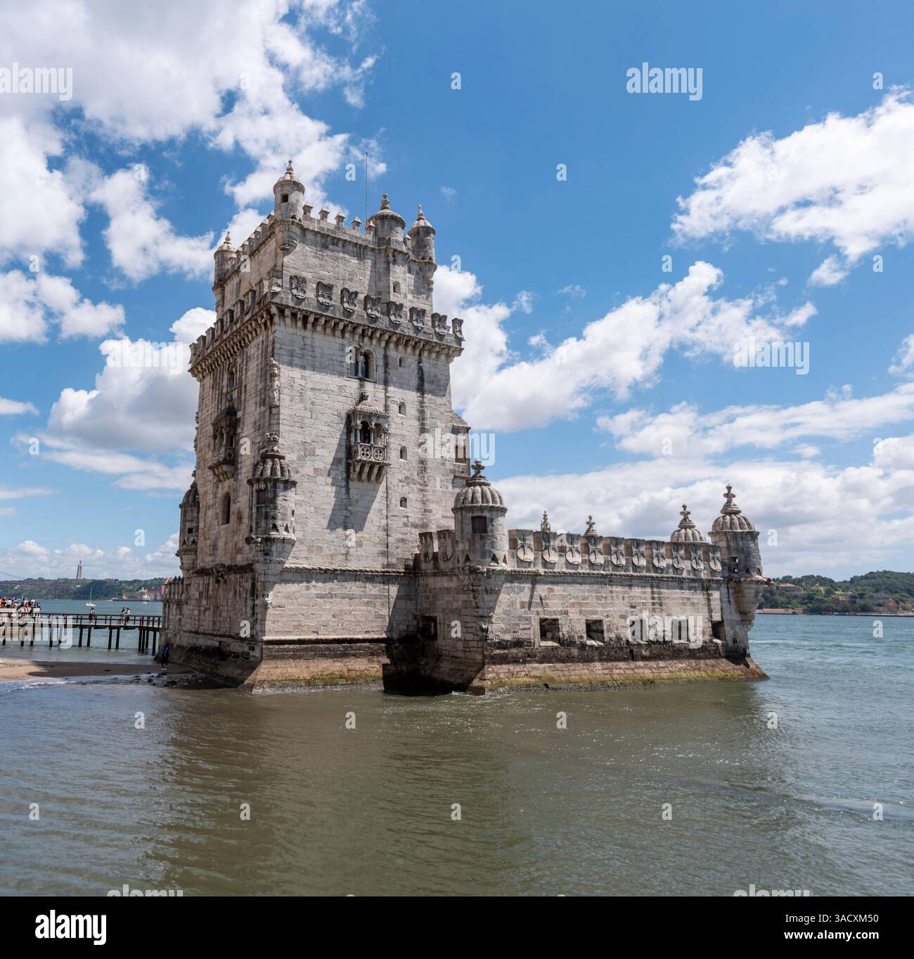 Famous Torre de Belem in Lisboa, iconic manueline gothic architecture ...