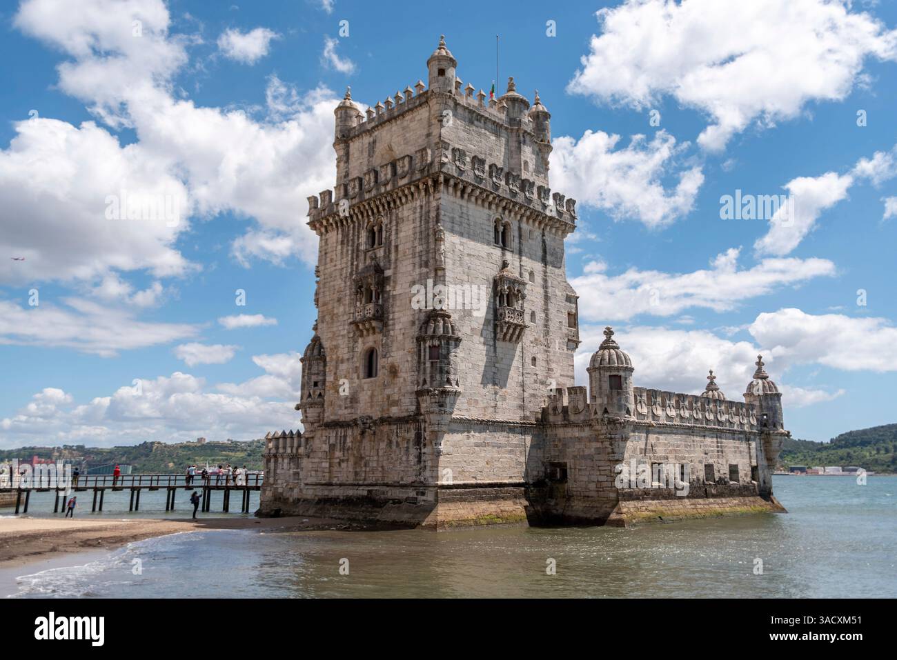 Famous Torre de Belem in Lisboa, iconic manueline gothic architecture ...
