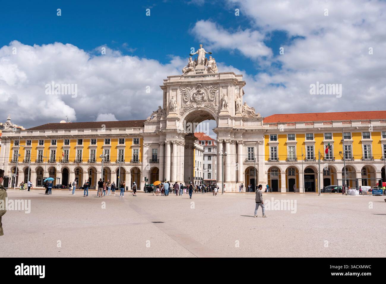 Iconic Arco de Rua Augusta in old town Lisbon, Portugal Stock Photo - Alamy