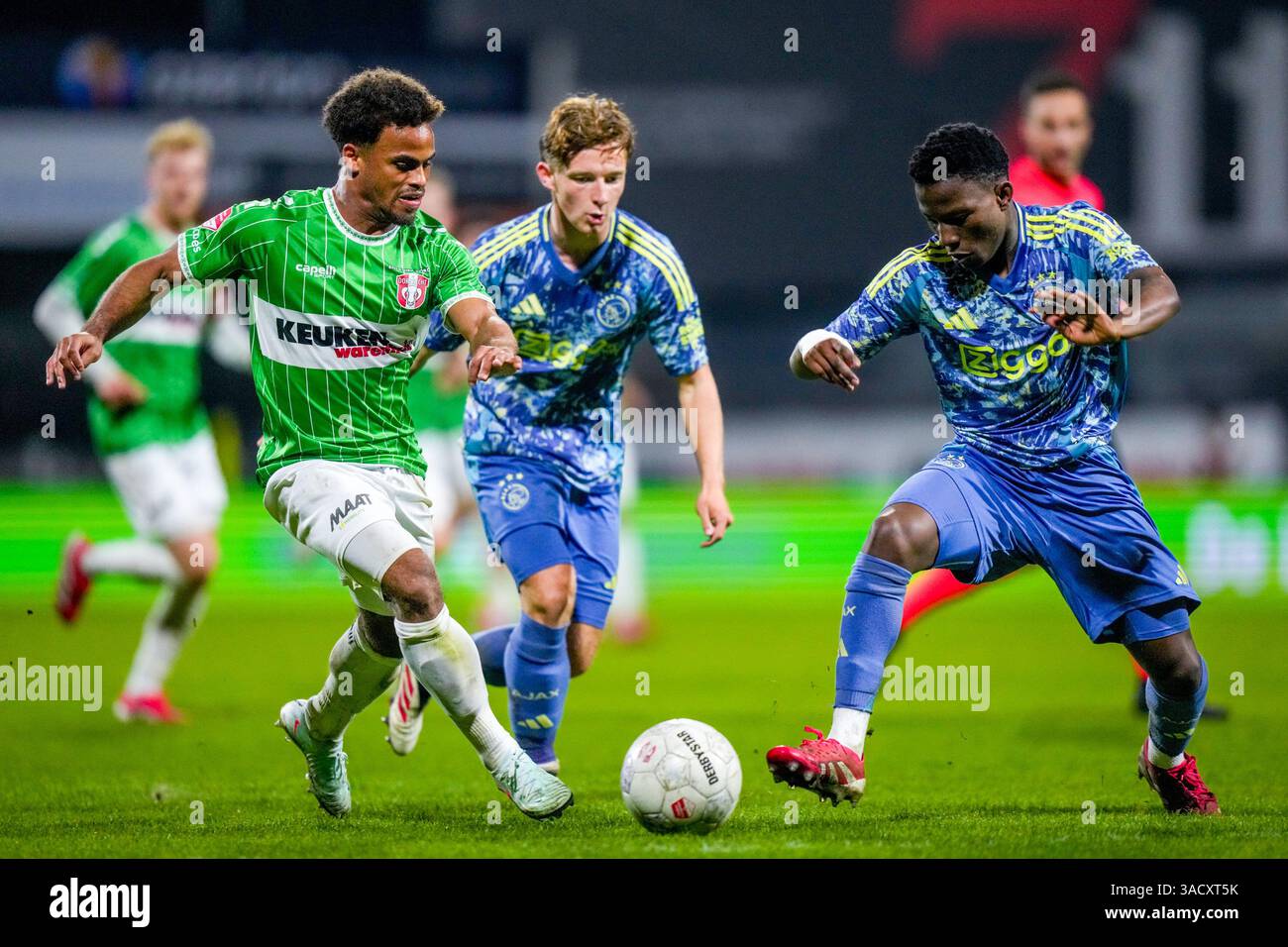 Dordrecht, Netherlands. 04th Apr, 2025. DORDRECHT, 04-04-2025, M-Scores ...