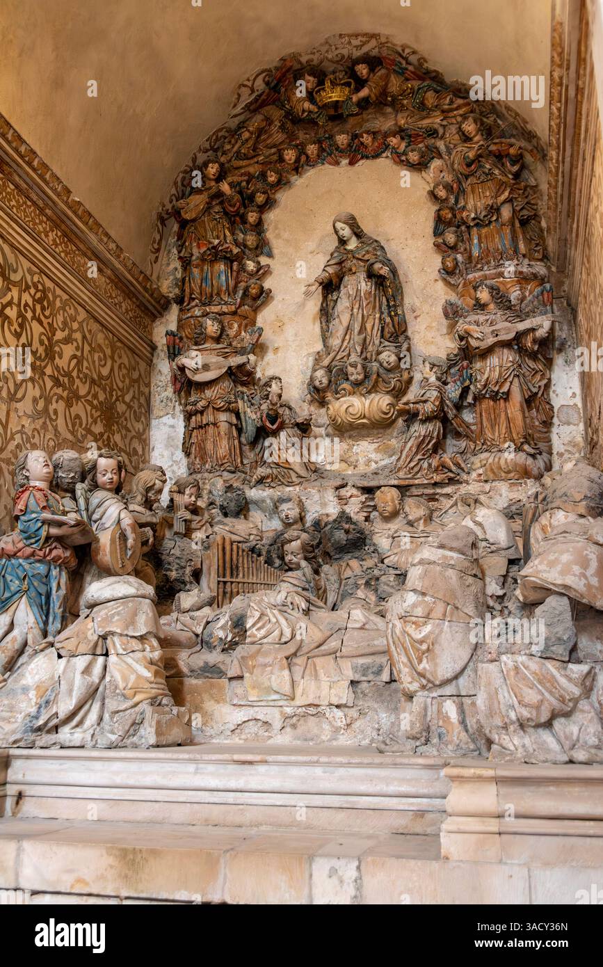 Saint figures in the church of the alcobaca monastery hi-res stock ...