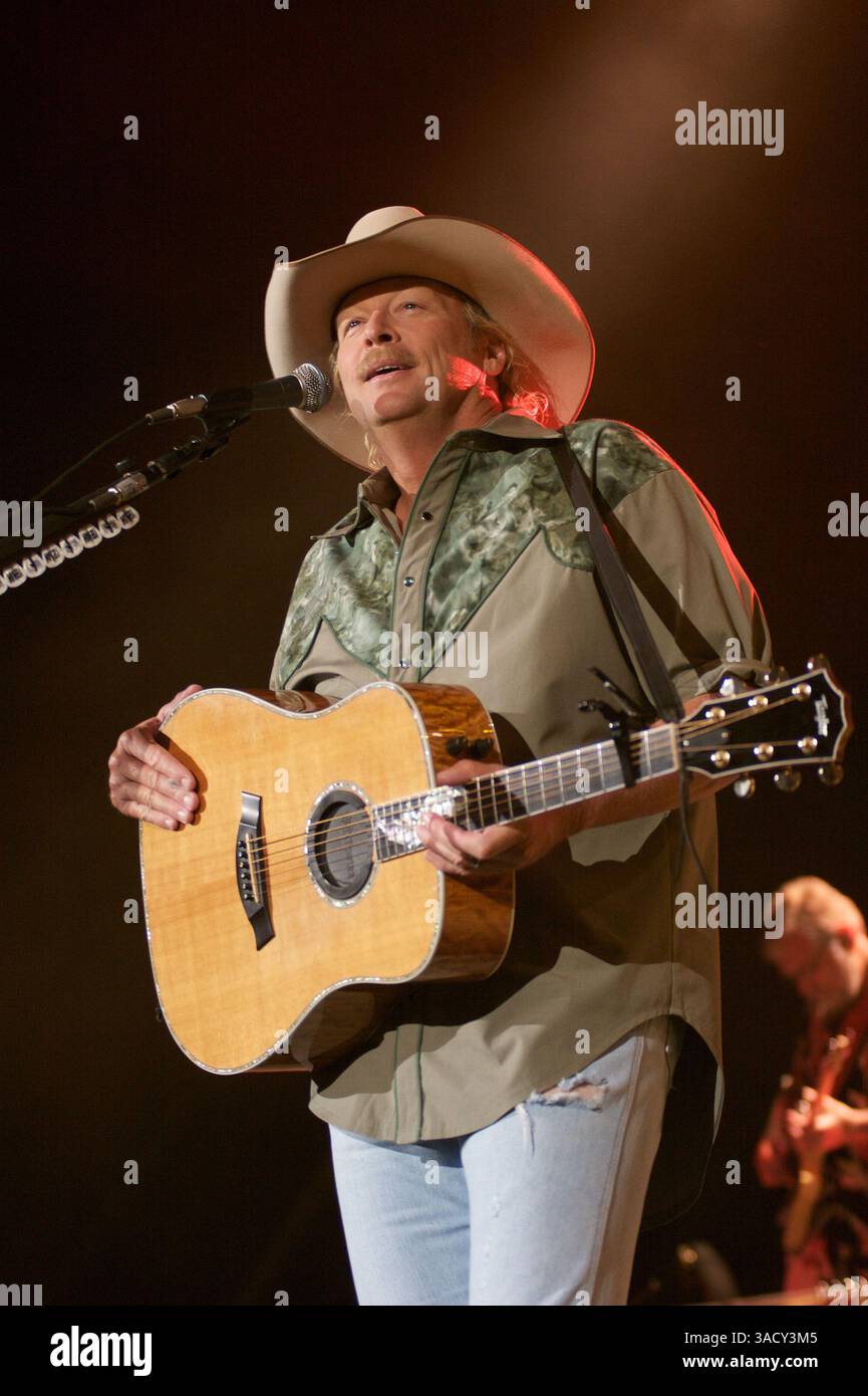 Aug 06, 2009 - Costa Mesa, California, USA - Country singer ALAN ...