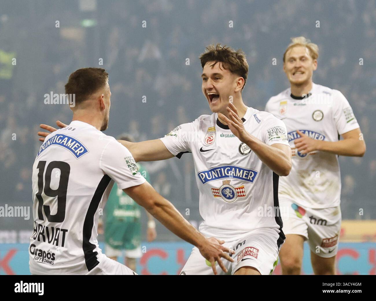 ABD0240 20250404 - GRAZ - ÖSTERREICH: von links Tomi Horvat (Sturm Graz ...