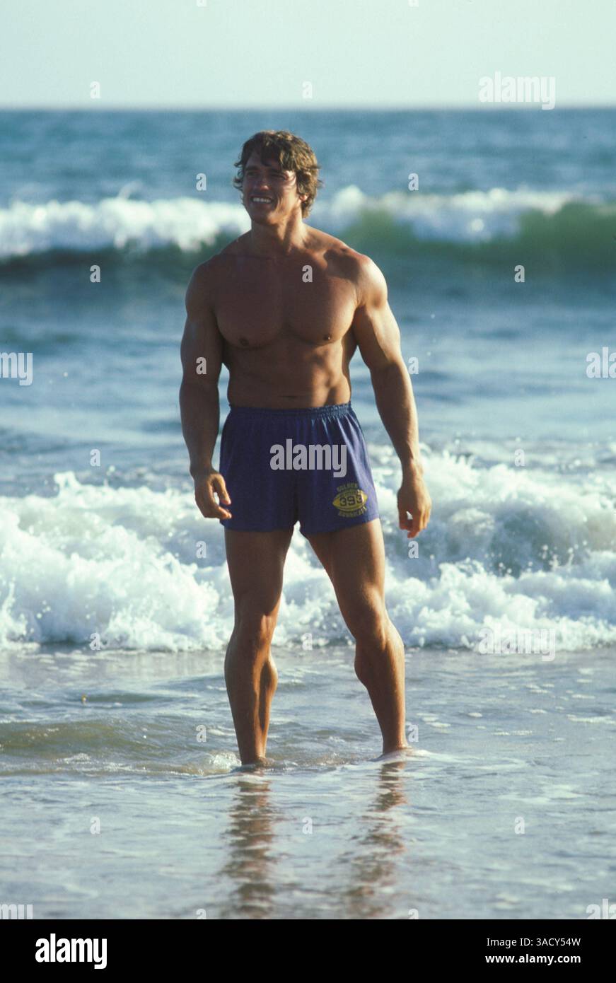 Jul 07, 1976; Venice Beach, CA, USA; Professional bodybuilder ARNOLD ...