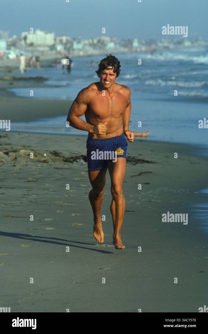Jul 07, 1976; Venice Beach, CA, USA; Professional bodybuilder ARNOLD ...