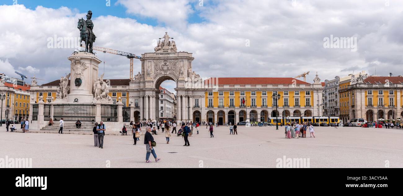 Lisboa, Portugal, Iconic Arco de Rua Augusta at the commercial square ...