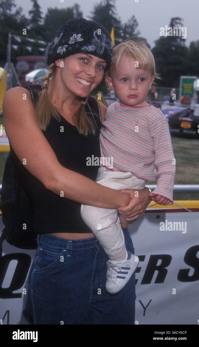 Nicole eggert and daughter dilyn hi-res stock photography and images ...