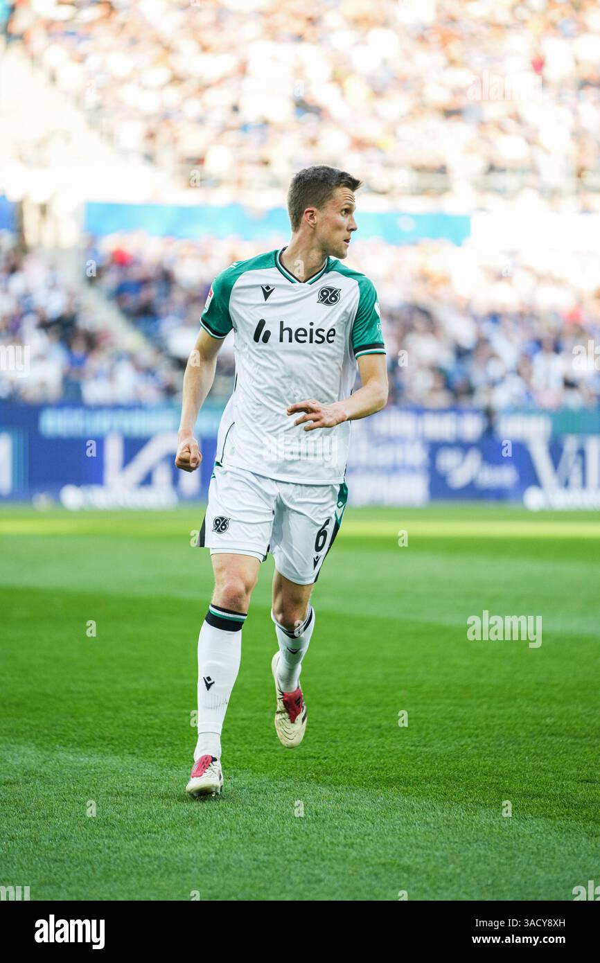 Fabian Kunze (Hannover 96 6) 2. Fussball Bundesliga, Karlsruher SC ...