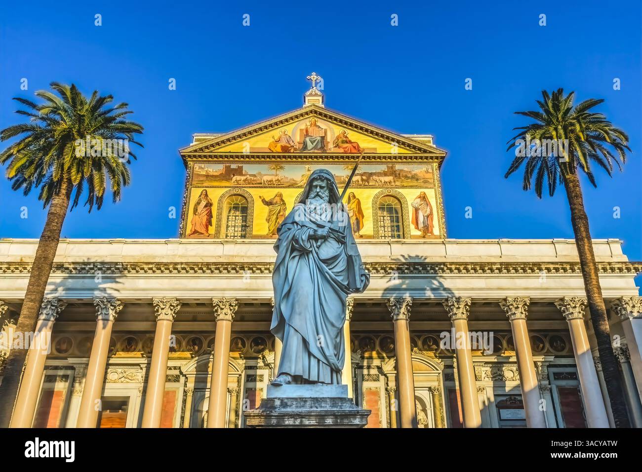 Saint Paul statue facade, Papal Basilica of Saint Paul, Rome, Italy ...