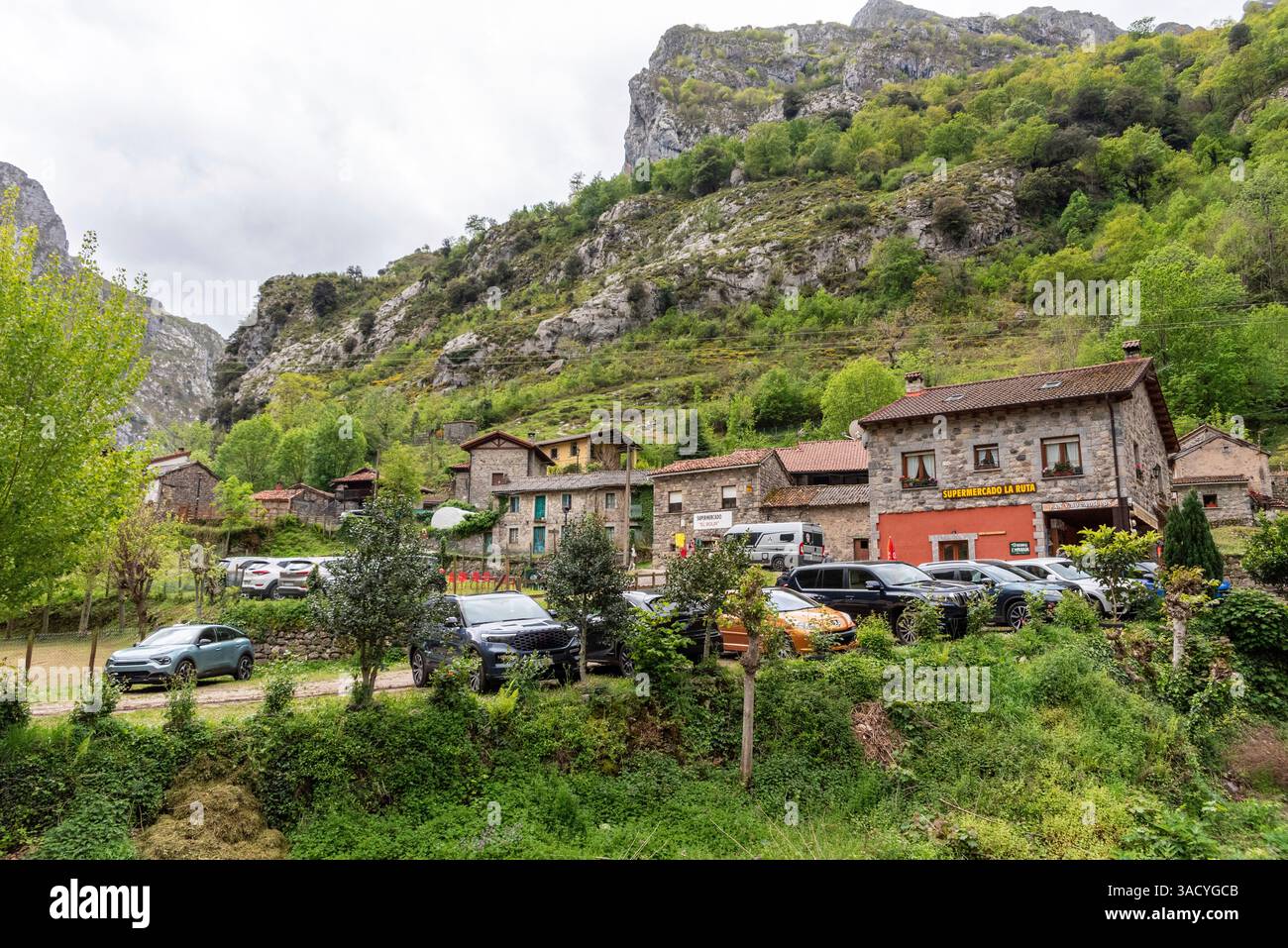 Picos de Europa, Spain, Picturesque houses in the village Cain de ...