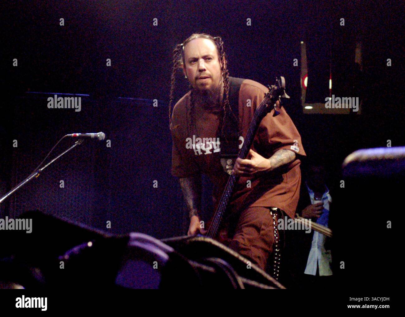 Dec 03, 2004; East Rutherford, NJ, USA; REGINALD 'Fieldy' SNUTS of Korn ...