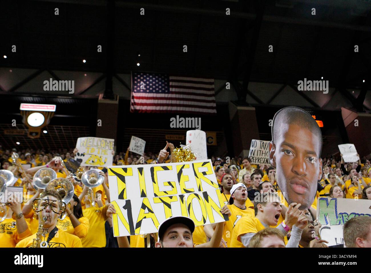 Kansas jayhawks basketball fans hi-res stock photography and images - Alamy