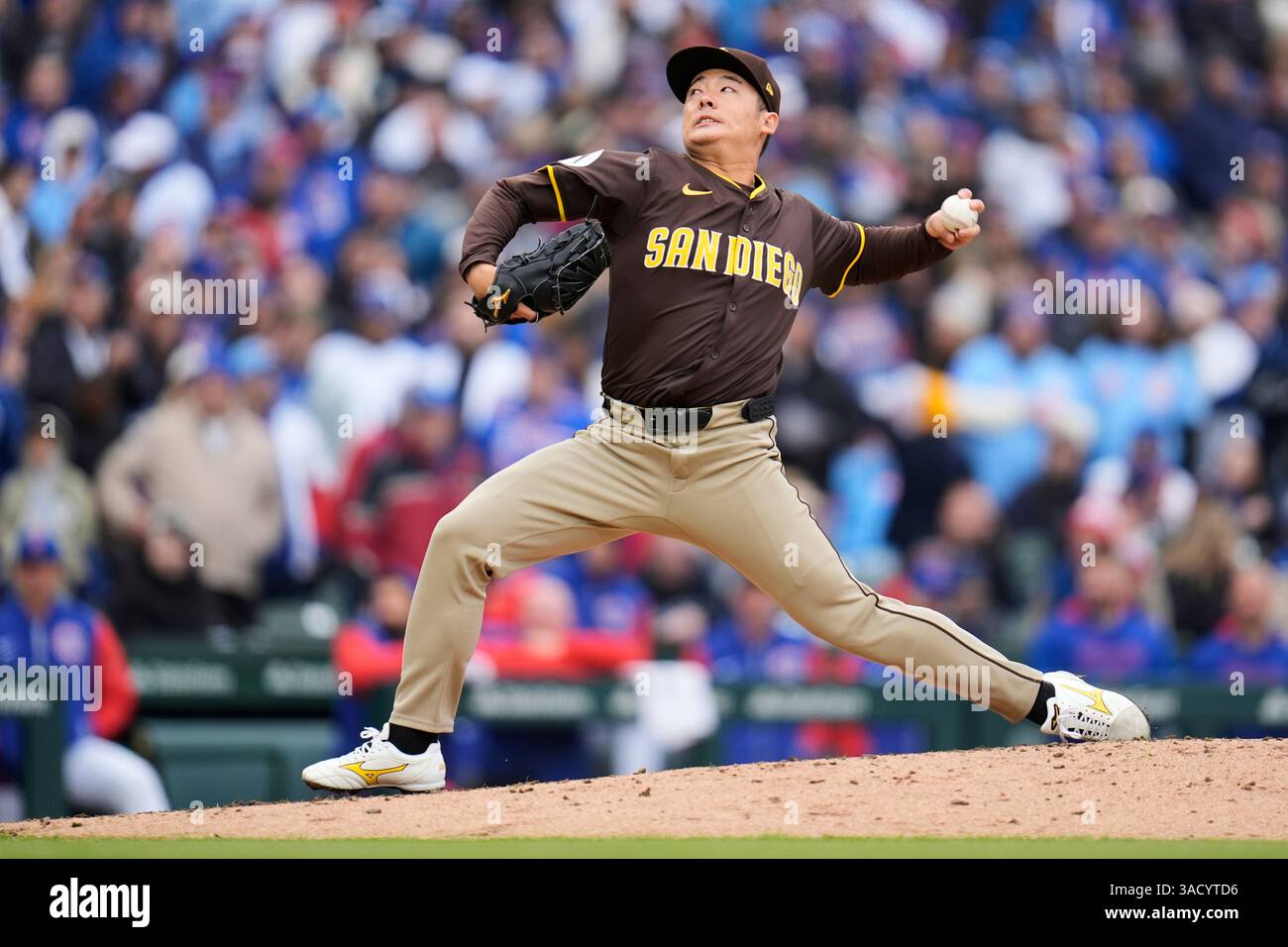 San Diego Padres pitcher Yuki Matsui (1) throws against the Chicago ...
