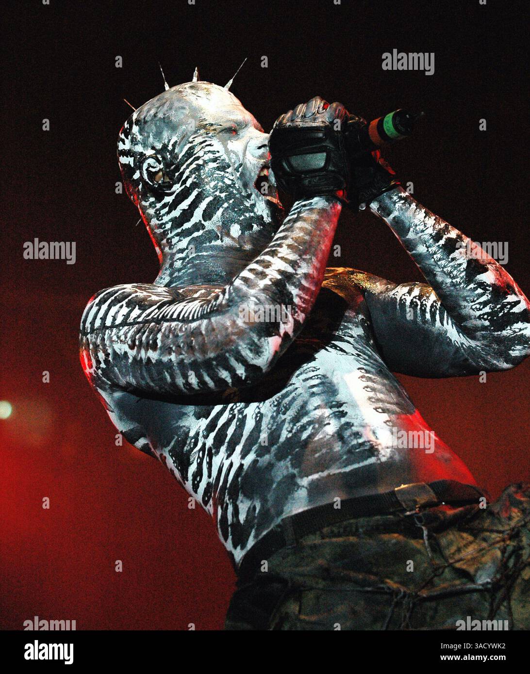 Oct 15, 2006 - Bogota, Colombia - Singer CARTRIDGE and the band 'Kuyi K ...
