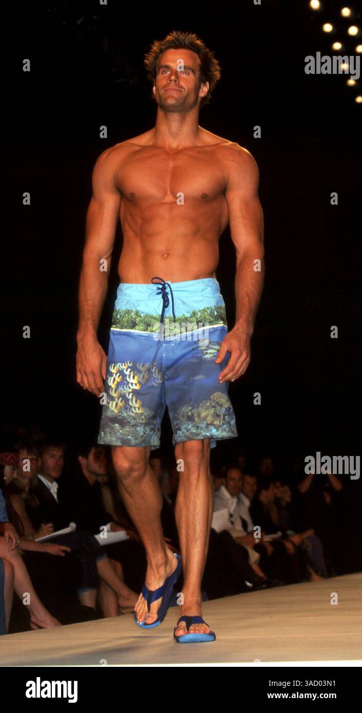 Cameron mathison 2001 hi-res stock photography and images - Alamy