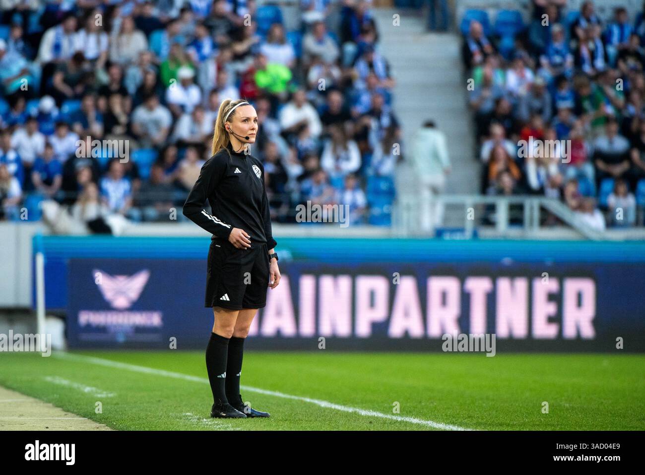 Fabienne Michel (4. Offizielle), GER, Karlsruher SC (KSC) vs Hannover ...