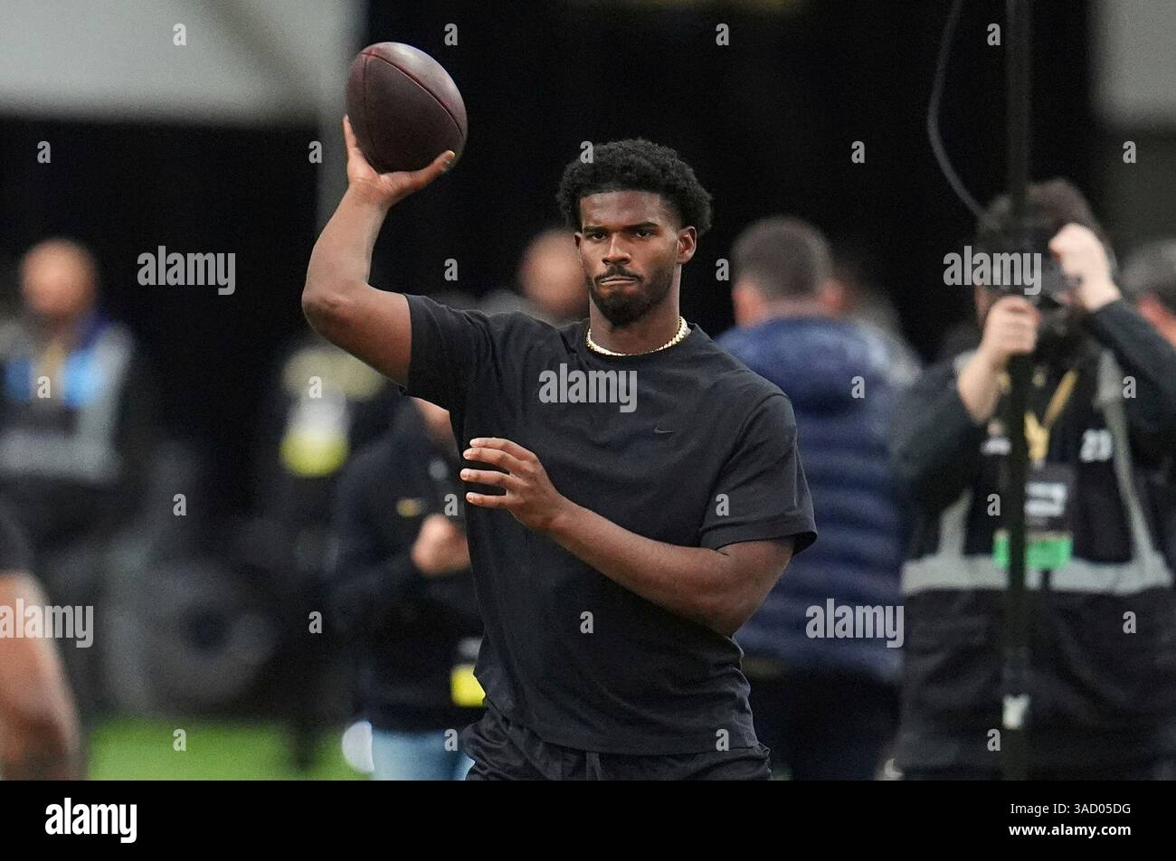 Colorado quarterback Shedeur Sanders takes part in passing drills ...
