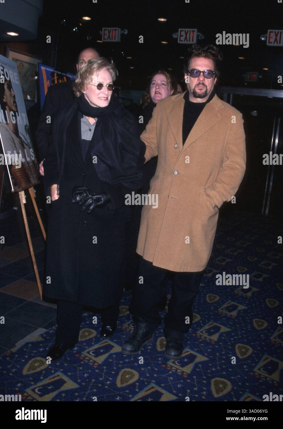 Dec 18, 2000; New York, New York, USA; Actors GLENN CLOSE & ROBERT ...