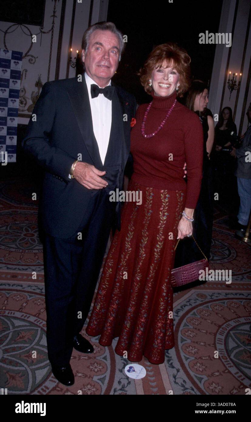 Jan 23, 2001; New York, New York, USA; Actor ROBERT WAGNER & wife ...