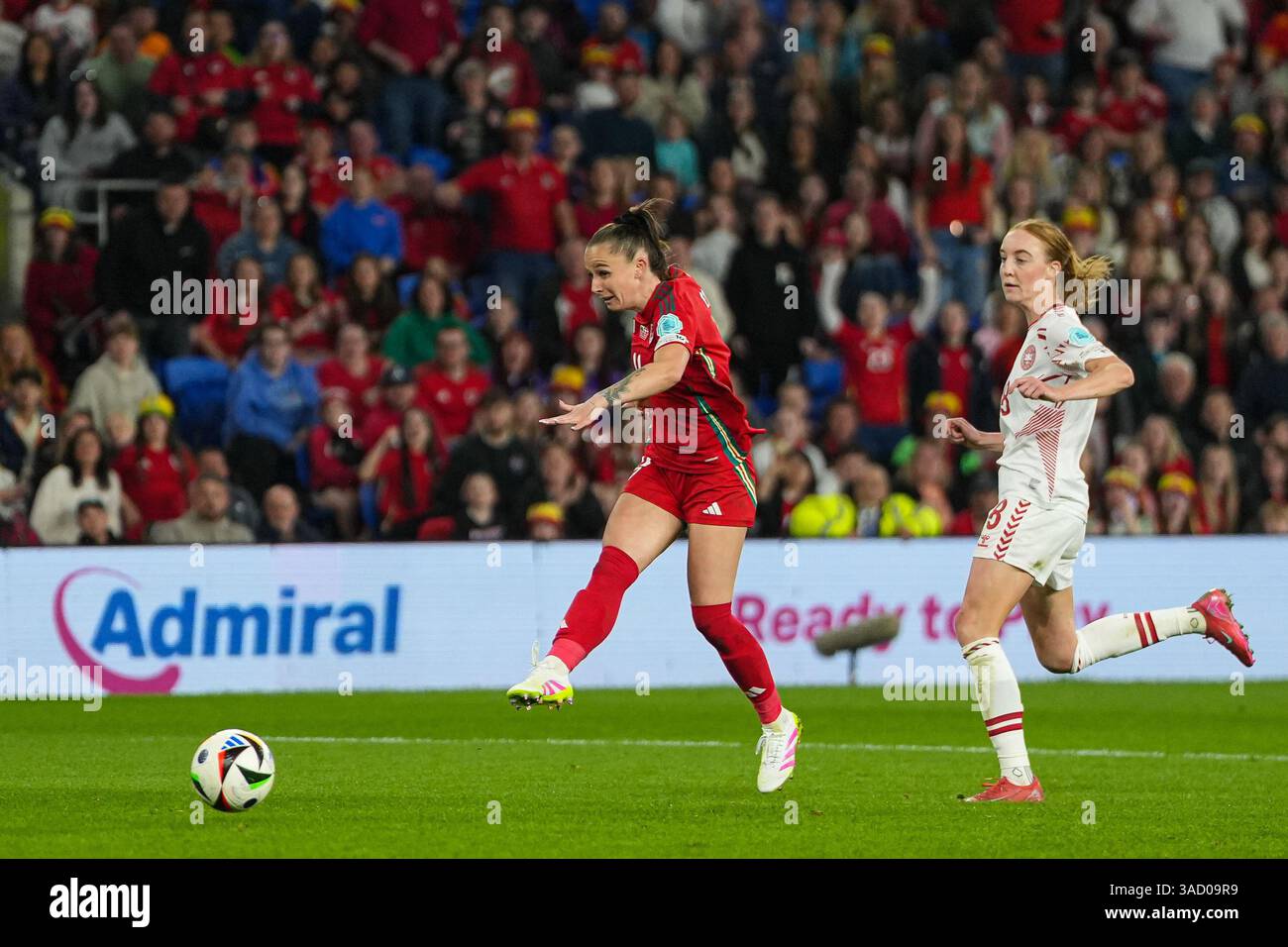 Cardiff, Wales, UK. 4th April, 2025. Hannah Cain of Wales has a shot ...