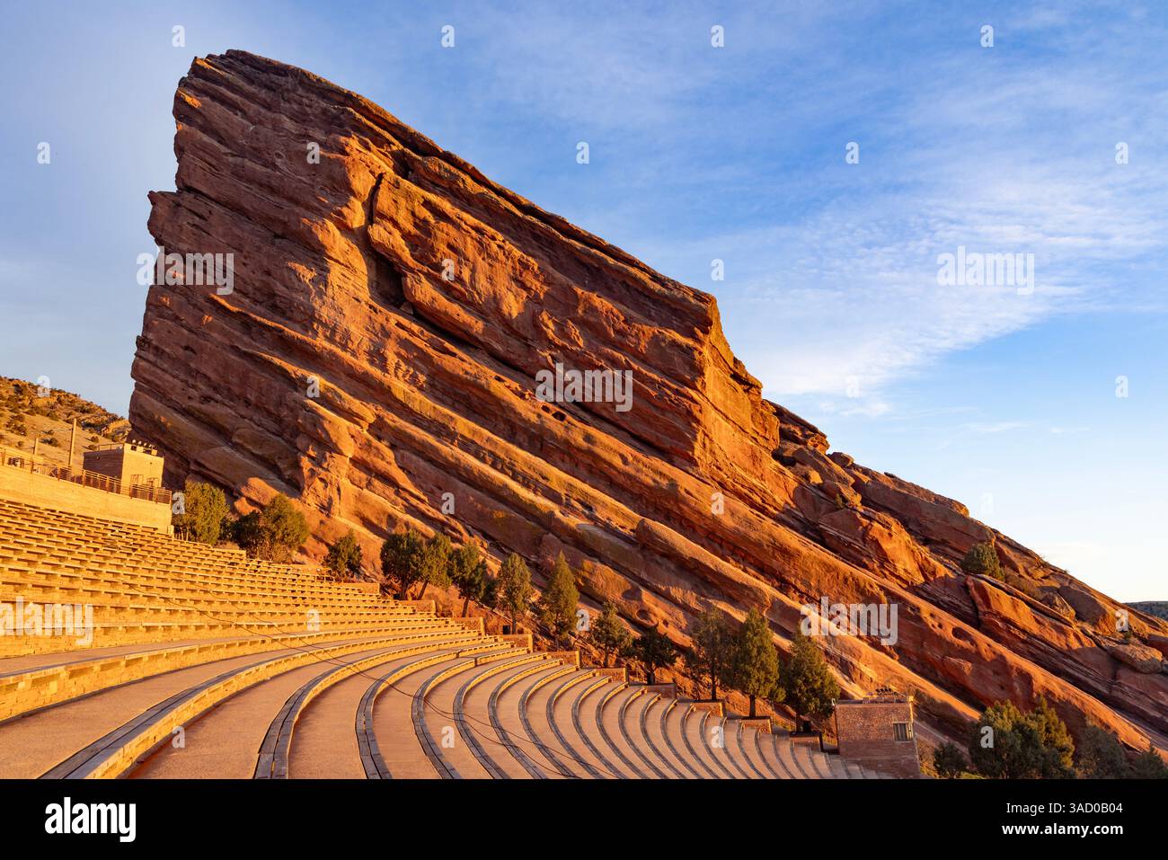 Warm morning sun hitting on the rocks at Red Rocks Park and ...