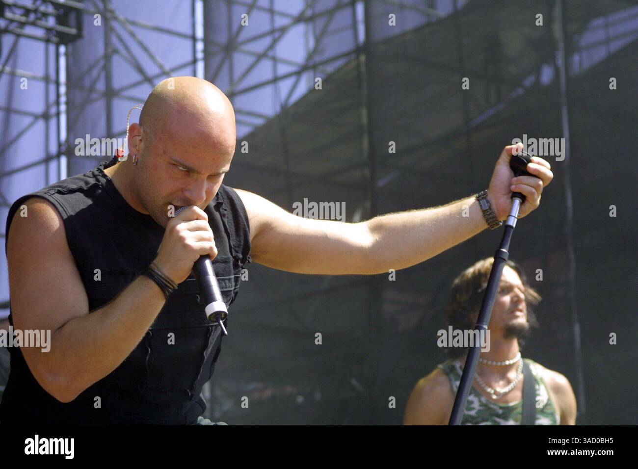 David draiman 2001 hi-res stock photography and images - Alamy