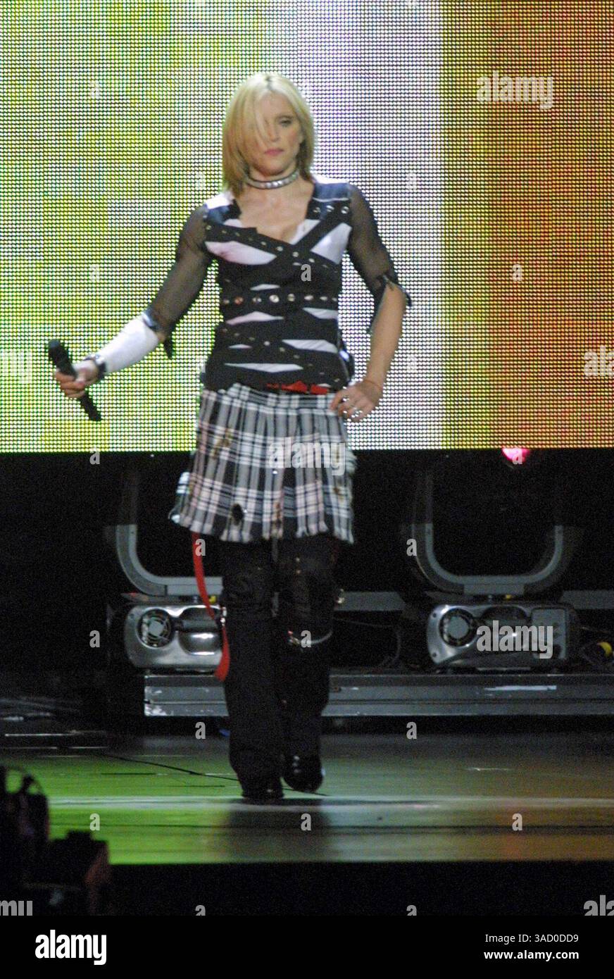 Jul 25, 2001; New York, NY, USA; Singer MADONNA performs @ Madison ...
