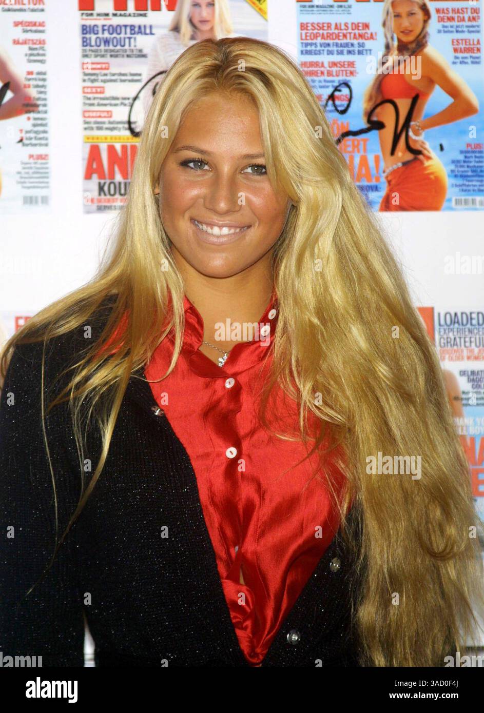 Fhm magazine cover hi-res stock photography and images - Alamy