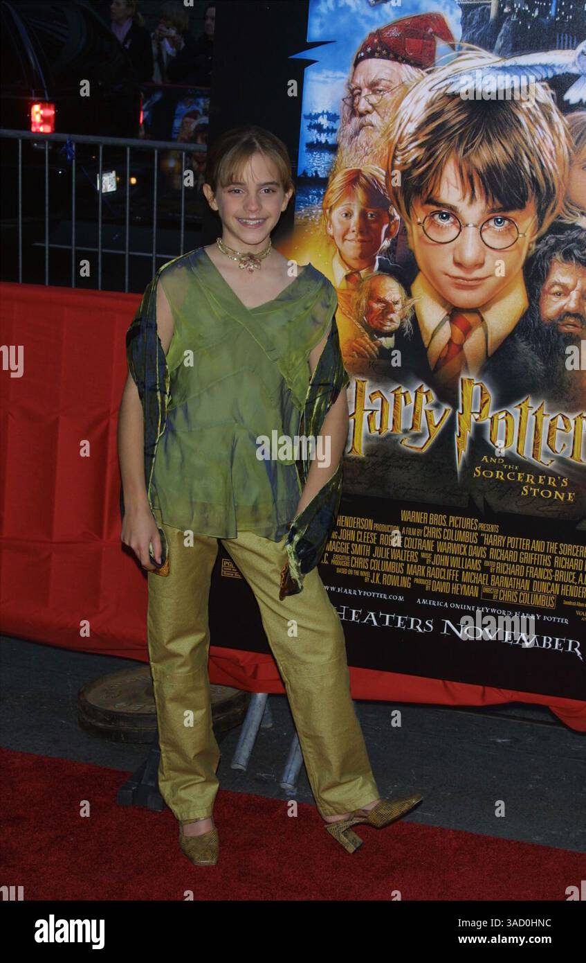 Emma watson harry potter 2001 hi-res stock photography and images - Alamy