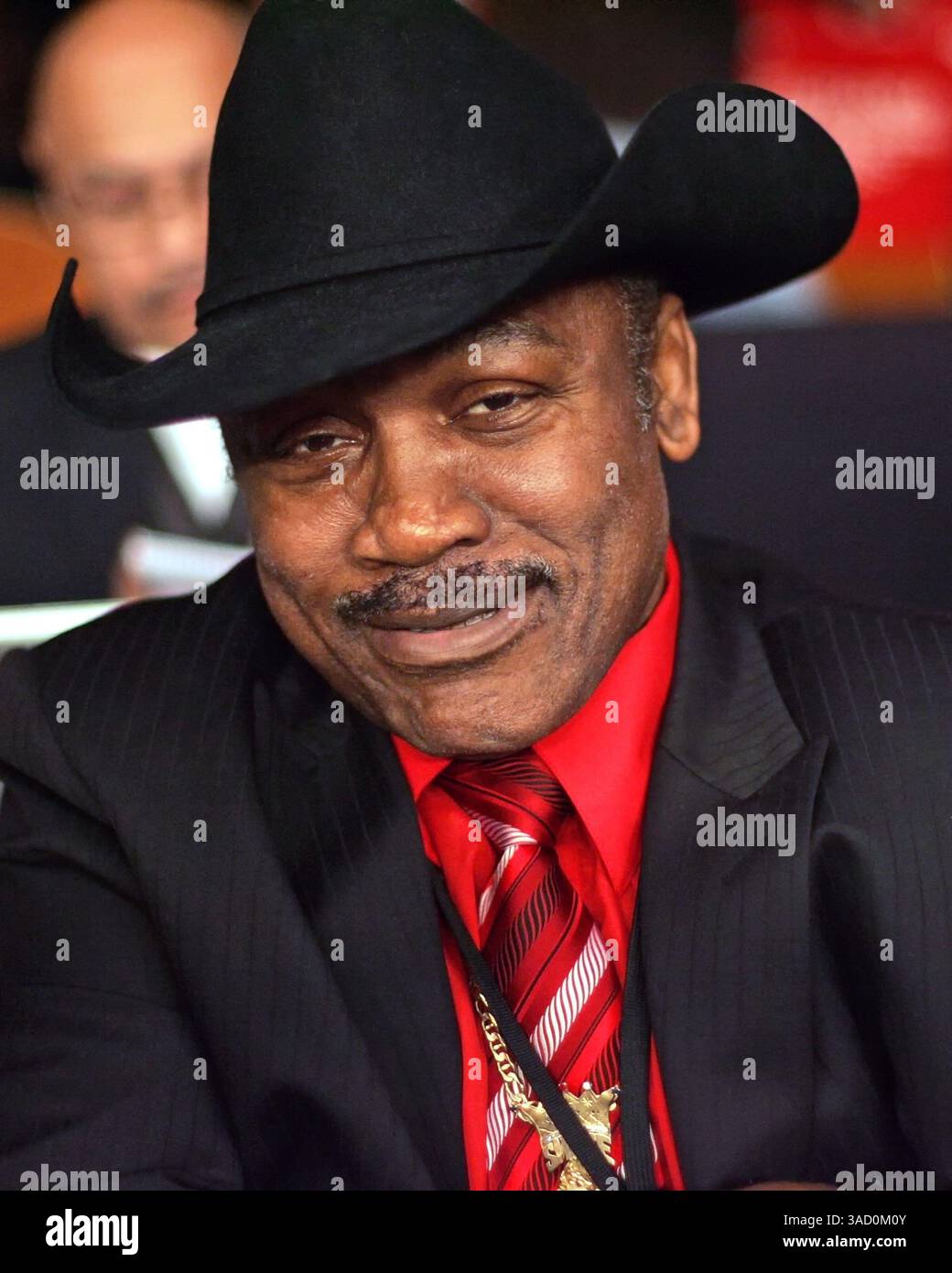 Nov. 7, 2011 - Boxer 'Smokin' Joe Frazier has died after a battle with ...