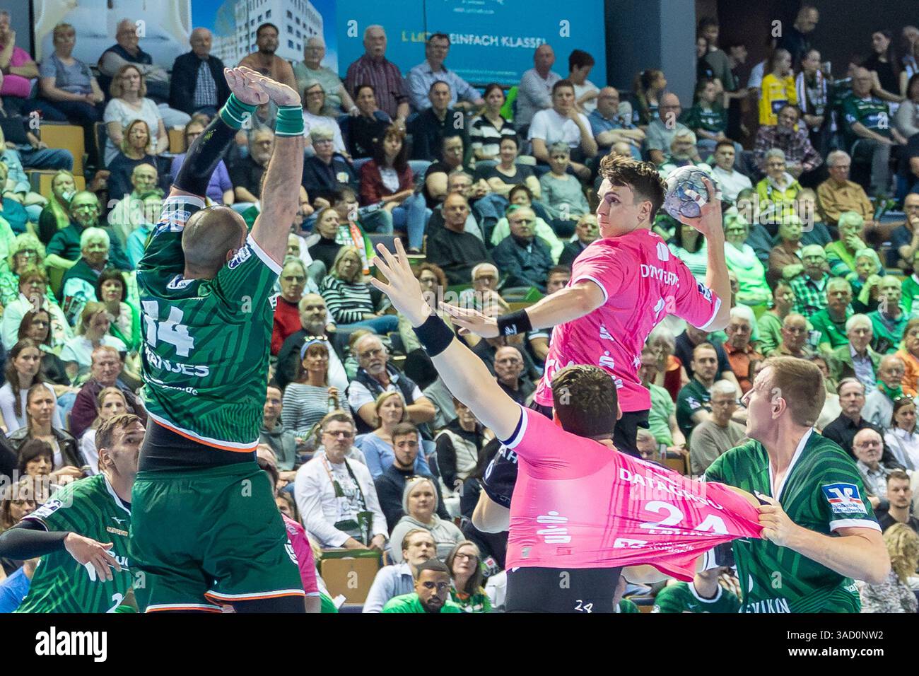 Wertzlar, Deutschland. 04th Apr, 2025. Achilleas Toskas (TVB Stuttgart ...