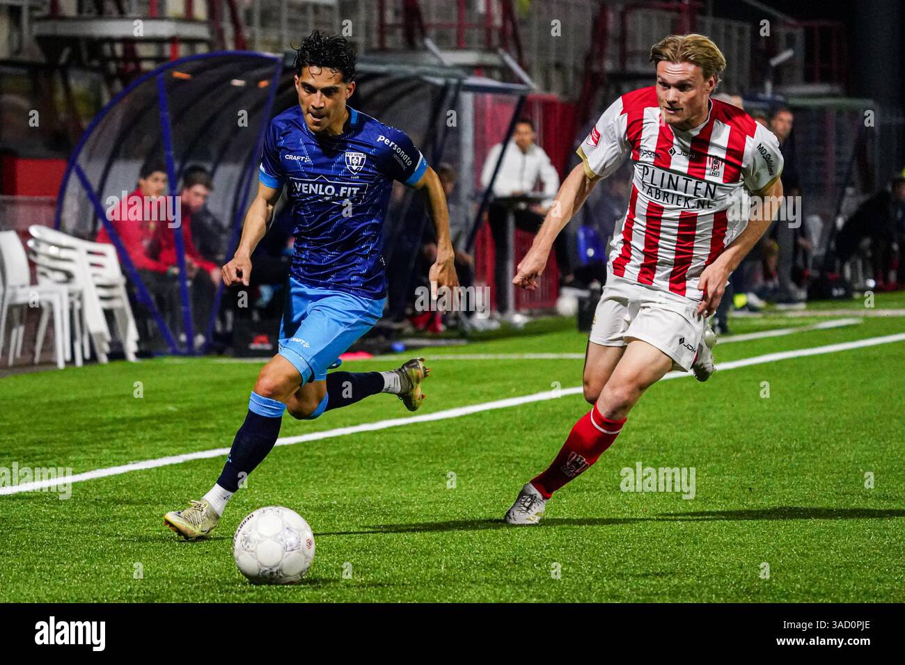 OSS, NETHERLANDS - APRIL 4: Navarone Foor of VVV-Venlo, Tijmen ...