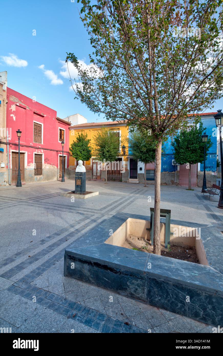 Sabio Lorente, statue, Plaza del Olmo, architecture, historic old town ...