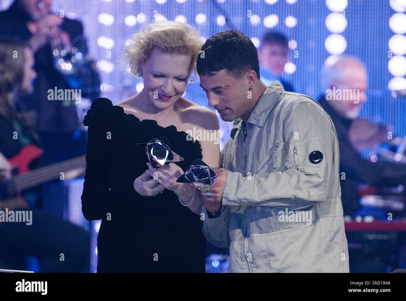 Marl, Germany. 04th Apr, 2025. Actors Sunny Melles (l) and Aron Altaras ...
