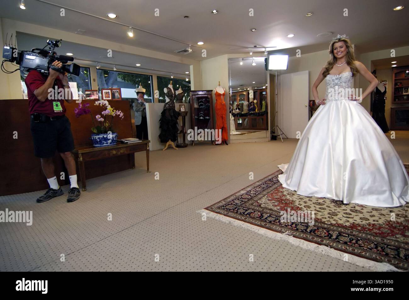 Feb. 15, 2007 - Brentwood, California, USA - Actress Jennifer Murphy ...