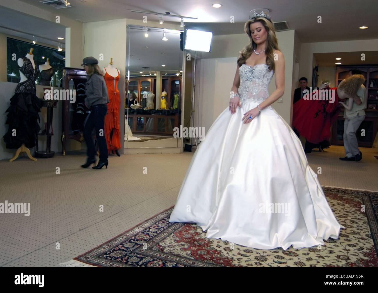 Feb. 15, 2007 - Brentwood, California, USA - Actress Jennifer Murphy ...