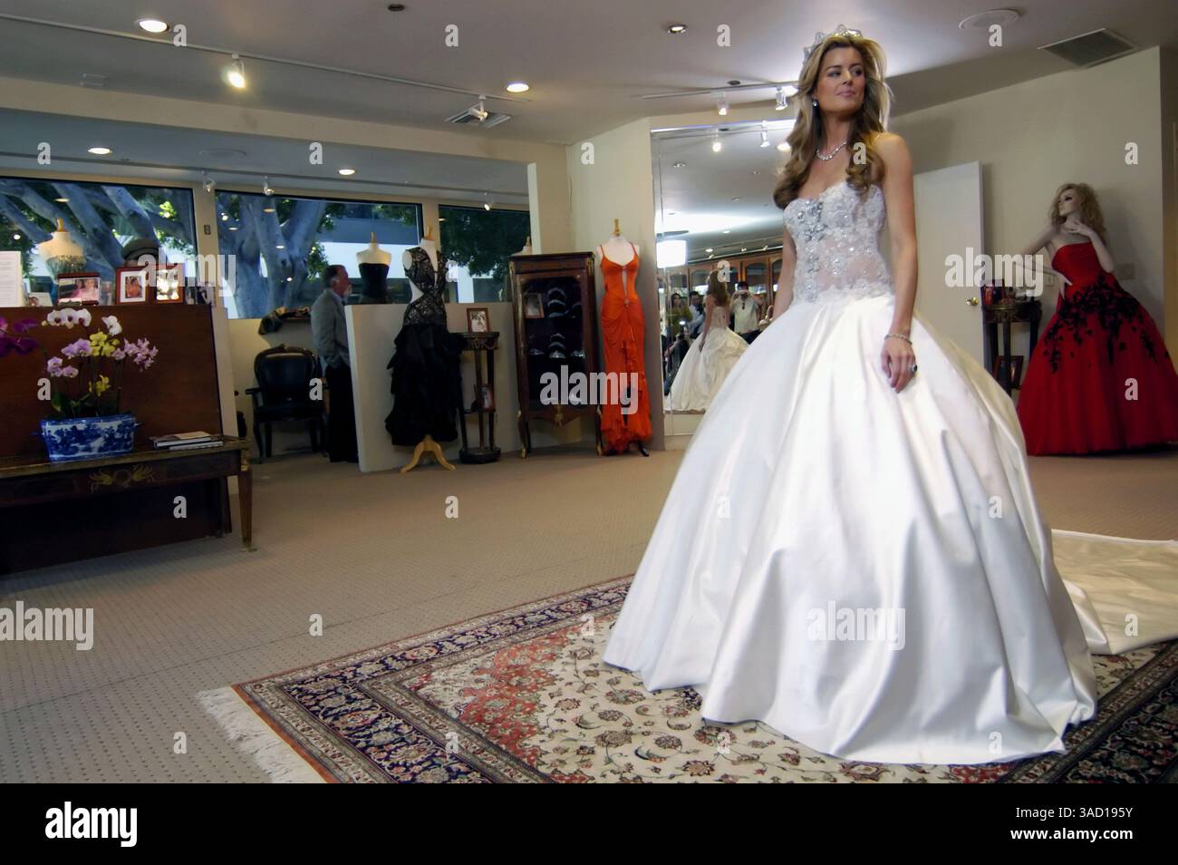 Feb. 15, 2007 - Brentwood, California, USA - Actress Jennifer Murphy ...