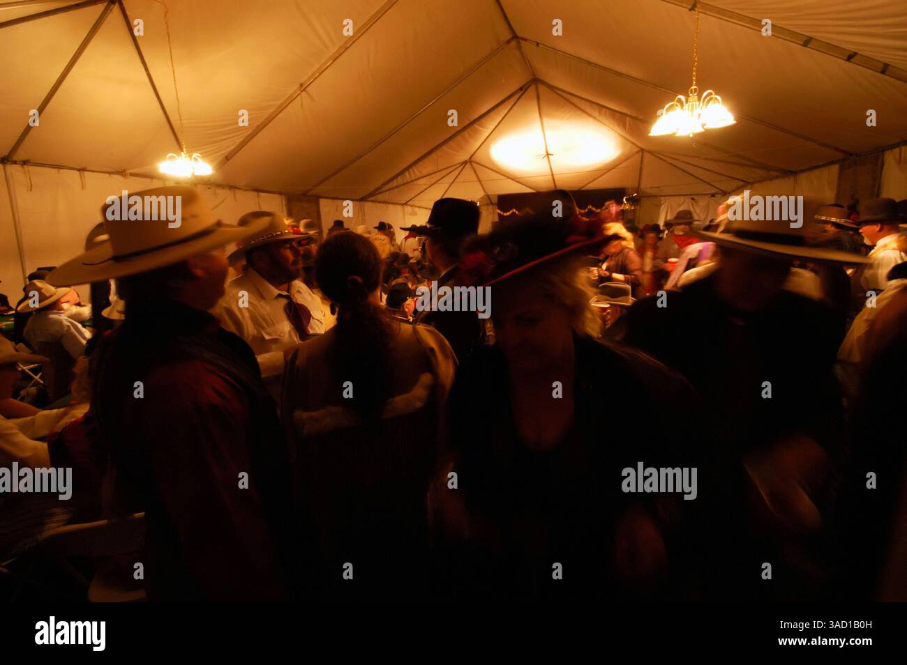 Jun. 23, 2007 - Edgewood, New Mexico, USA - A crowd gathers at the ...