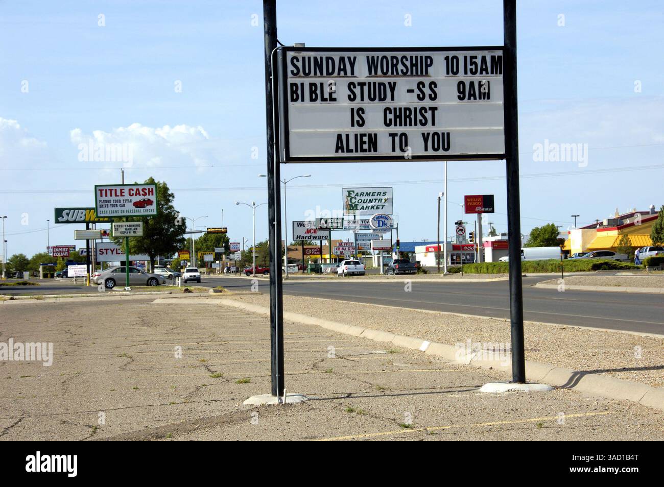 Jul. 07, 2007 - Roswell, New Mexico, USA - A sign outside a church on ...