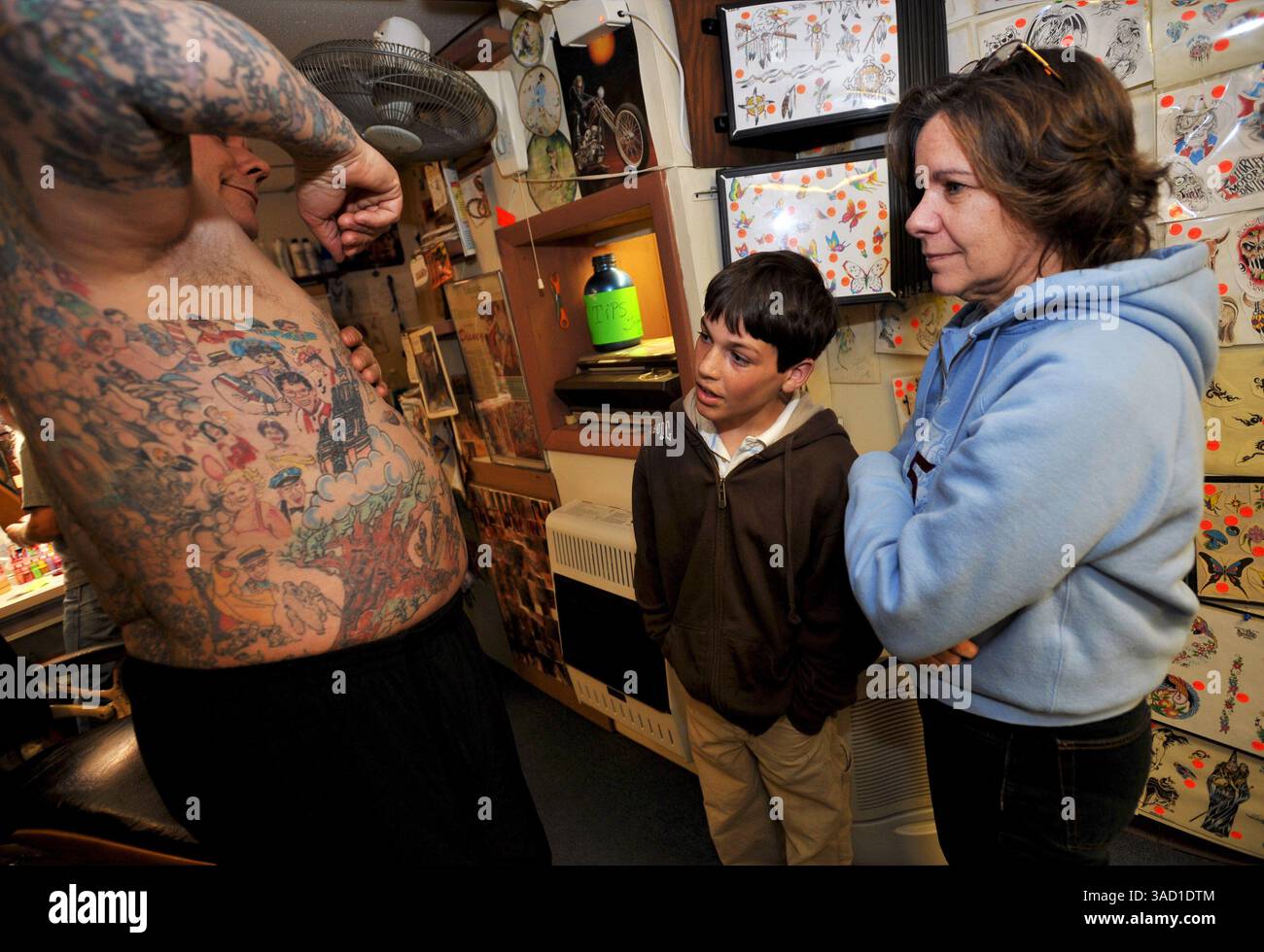 Mar. 07, 2008 - Bethlehem, Pennsylvania, USA - Professional magician ...