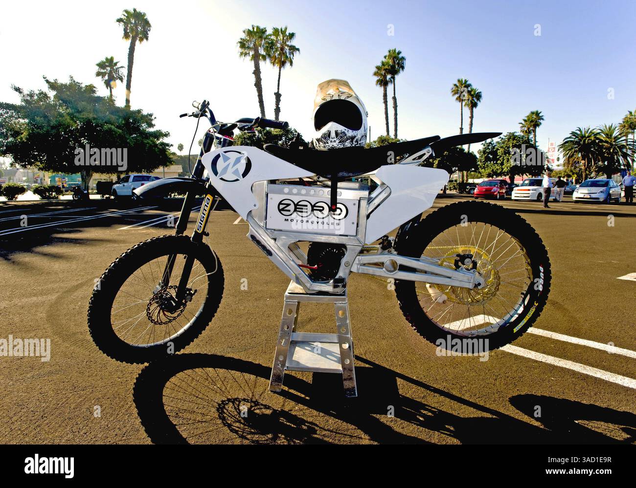 Non polluting vehicles hi-res stock photography and images - Alamy